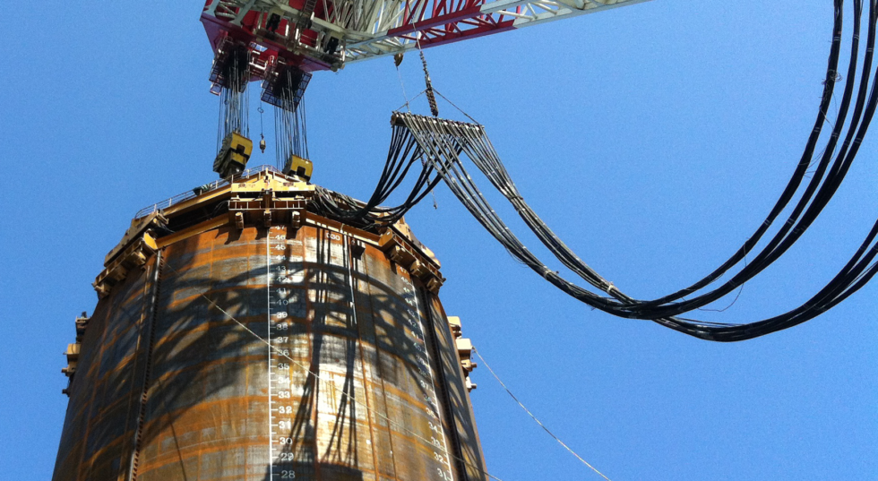 Large bore hydraulic hoses now available in 61 m (200 ft) lengths | Manuli